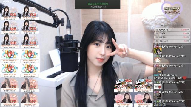 핫이슈 짱 🌹갓ㅡ다ㅡ크🌹 바쁜데도 틈틈히 시간내서 와주는 스윗함치인당👍 갓ㅡ여ㅡ자 초면에 통큰팬가입 노래신청 감동~ 감사