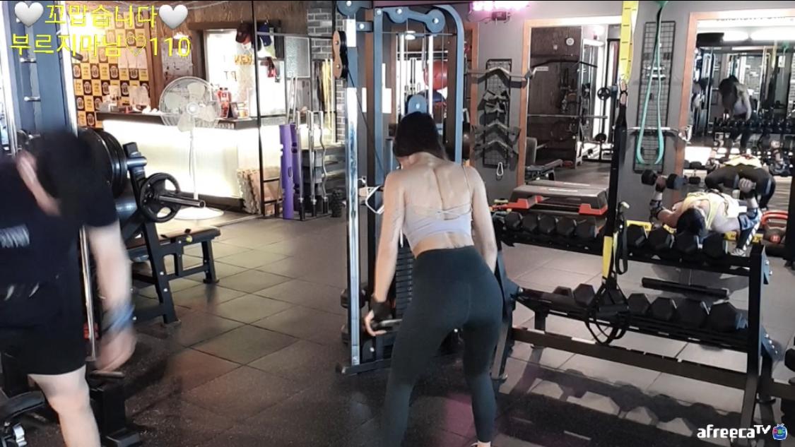 신입89일차 D 46 배고푸당 비키니프로전 준비중♡ 스쿼트여신 레깅스맛집♡운동헬스부산여캠소통 아프리카