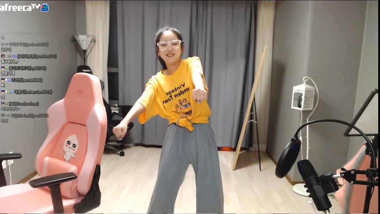 클립 🔥외질혜 질토바이 오토바이댄스🔥그유튜버 없어요여캠소통섹시검스전자녀배틀그라운드롤리니지스타피파메이플교복검스커스살스오토바이