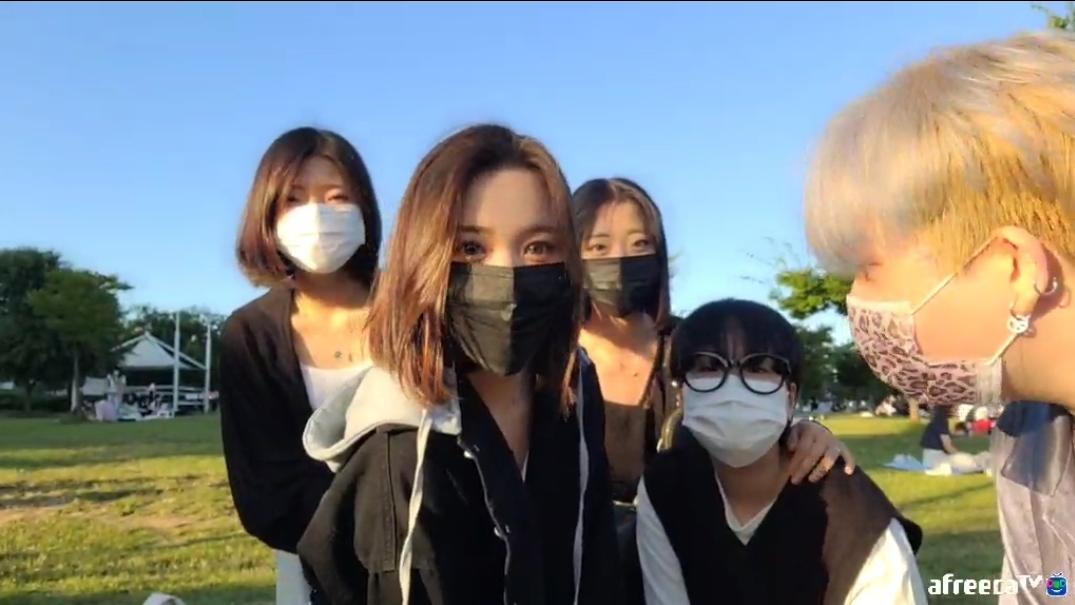 패션아티스트 타투 지드래곤 셀프금발 한강공원 나들이 패션 인터뷰 야외방송스타일링예술개성먹방야킹 아프리카tv Vod