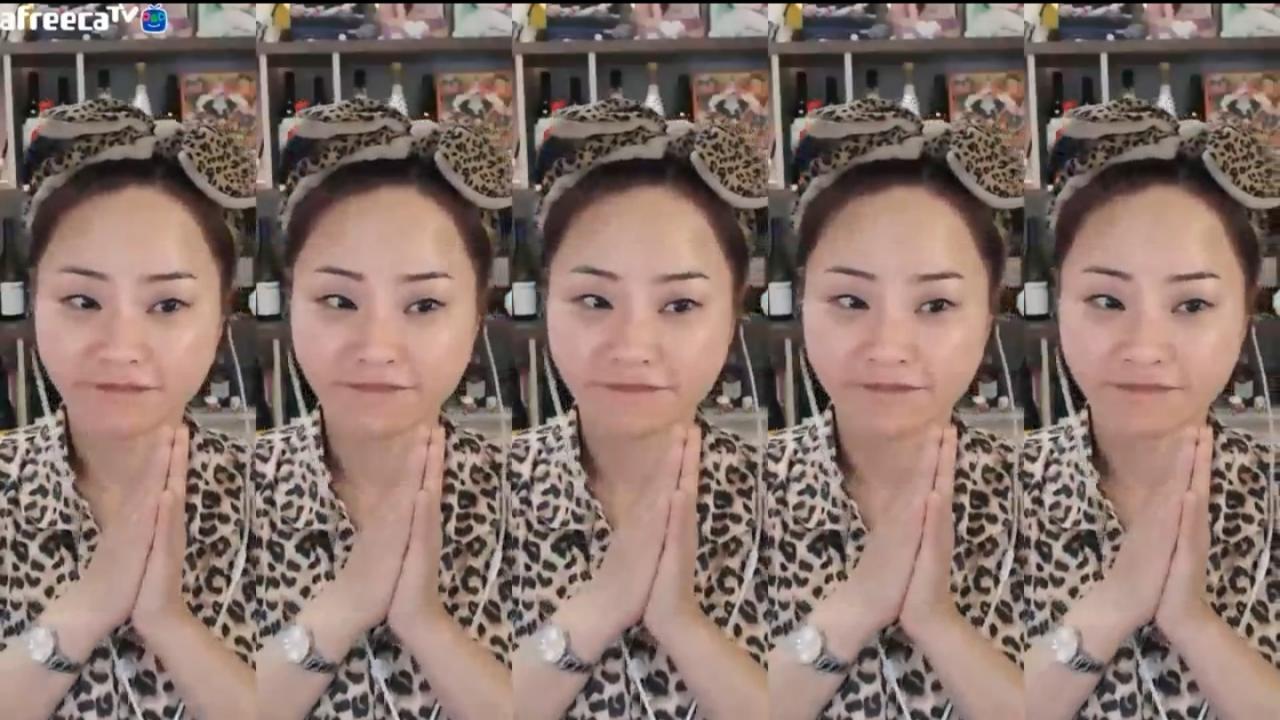 애둘아 새해복많이받고 많이웃고 돈도많이 벌자요~이제부터 웃어 제주제주도제주이주민뽑기룰렛먹방토크야방신입bj청주