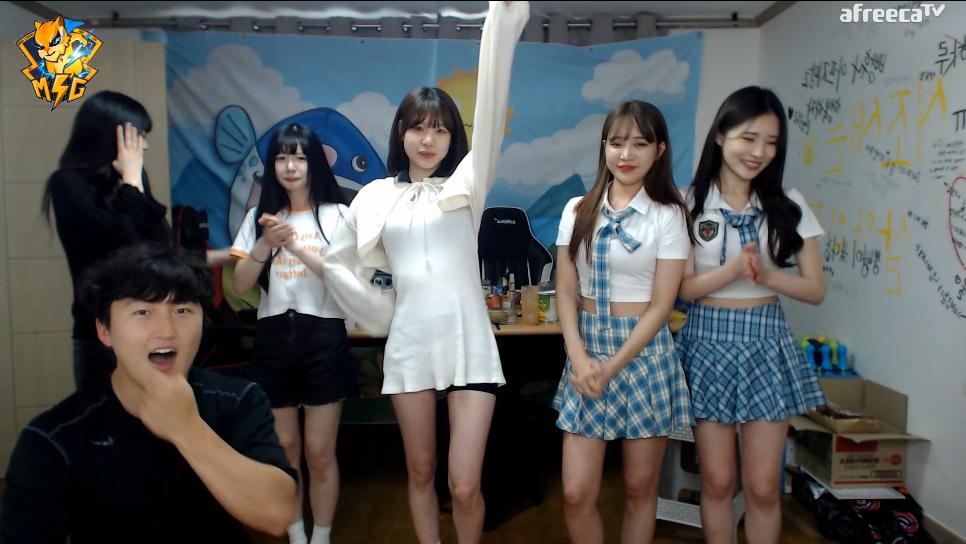 [클립]NSU야옹민지 댄스, 철와대 하두링 팥순 마무리 인사 / MSG 메이저대학 학생들 기강잡기 | SOOP VOD