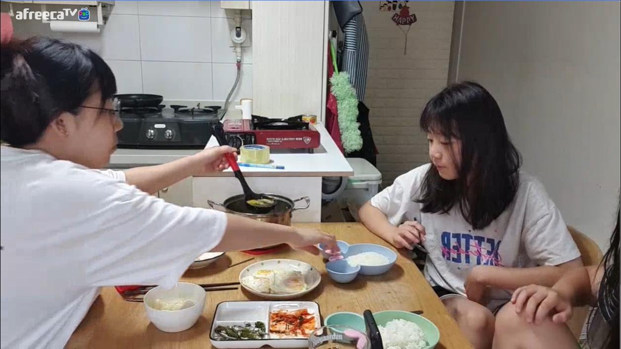 딸셋가족 일상cctv 진격의 초등이들 점심챙겨줄께요😬 부부커플가족소통육아먹방쿡방줌마캠 Soop Vod