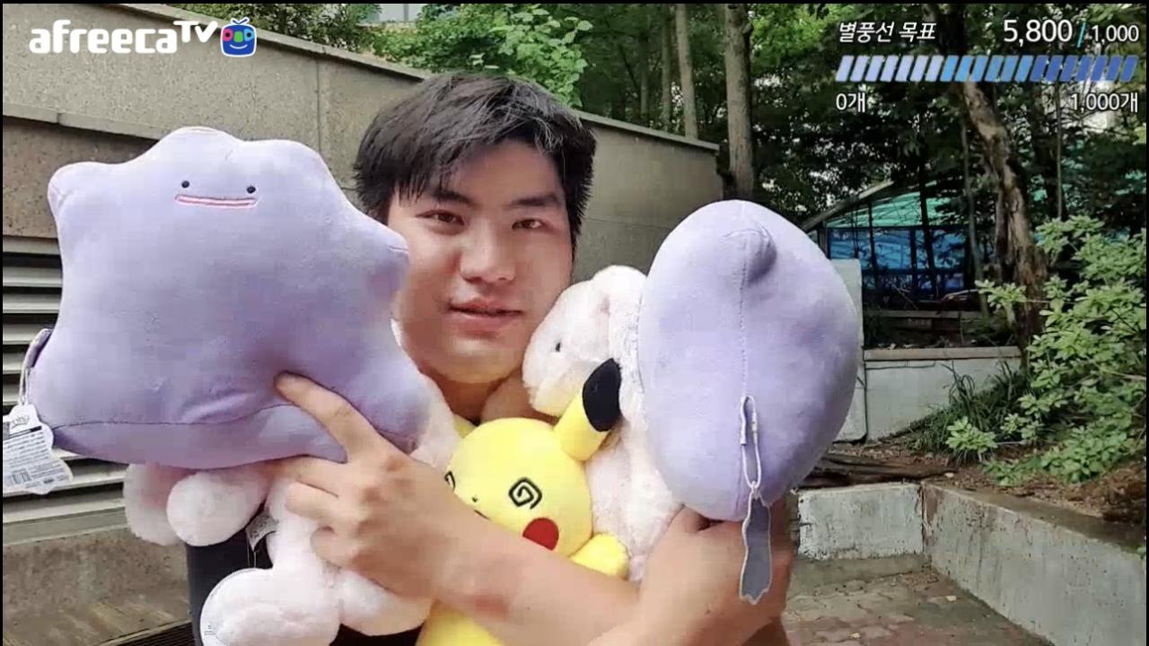 [용인] 8월 첫 100만원 FLEX 인형뽑기 다 털고 보내드리겠습니다 | SOOP VOD