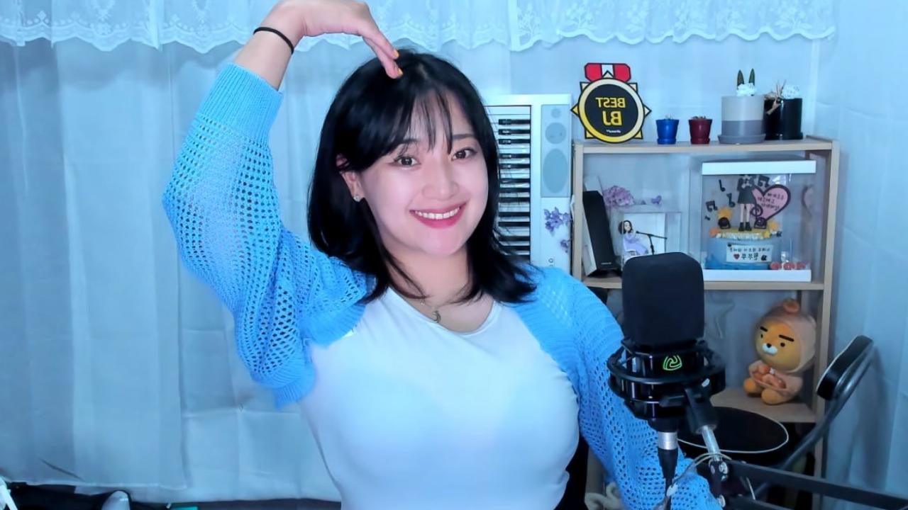 Ddu 멋쟁이 내편 꿍쓰 ♥️ 우리 부해장언니 짱먹어용 천사언니 ♥️ 노래해님 통팬가입을 ♥️ 밍꾸 스파르타~ 300♥️