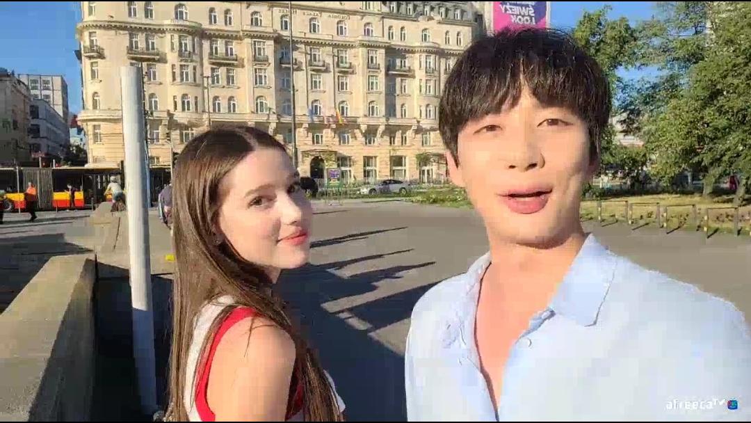 잘생긴 박진우를 본 21살녀 찐반응 (스킨쉽, 빽허그) | SOOP VOD