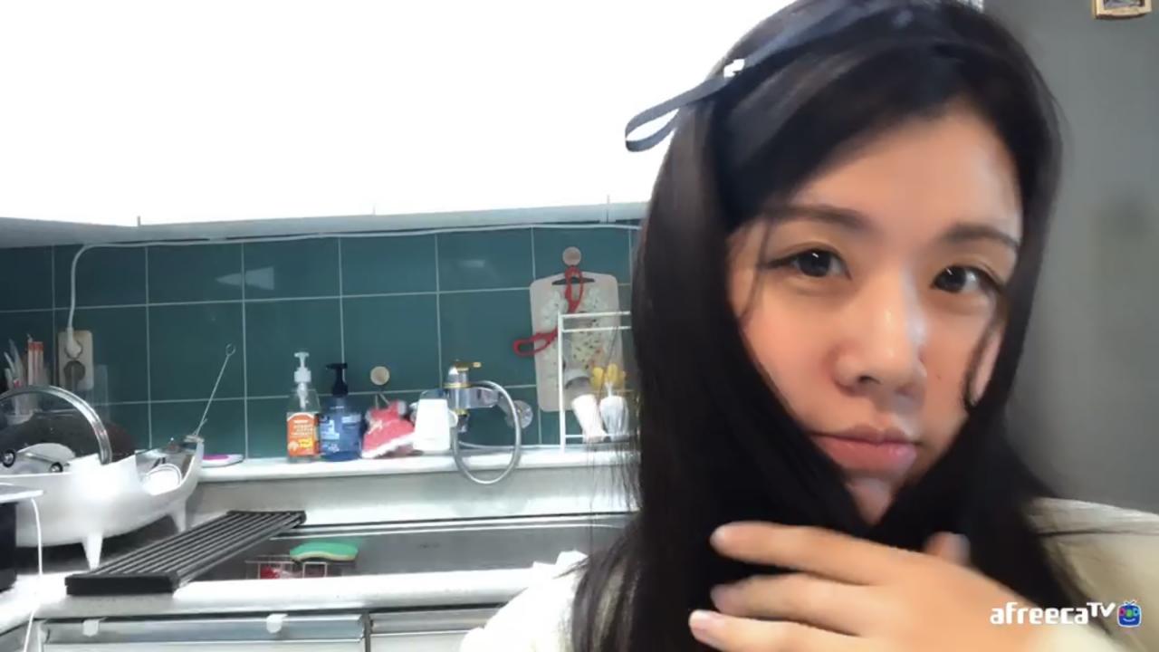 쌩얼 임산부의 출산 준비! 젖병소독+손수건세탁1차 | SOOP VOD