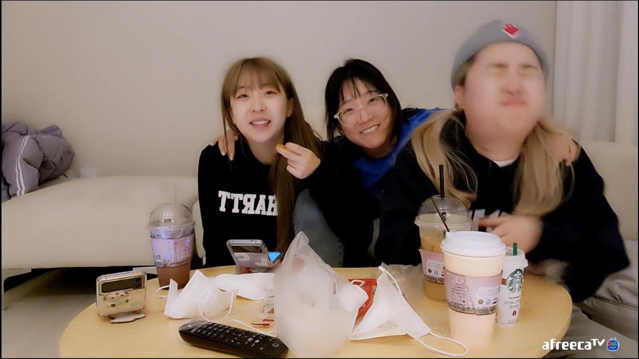 [클립]가운데 누나 이뻐요~ | 아프리카TV VOD