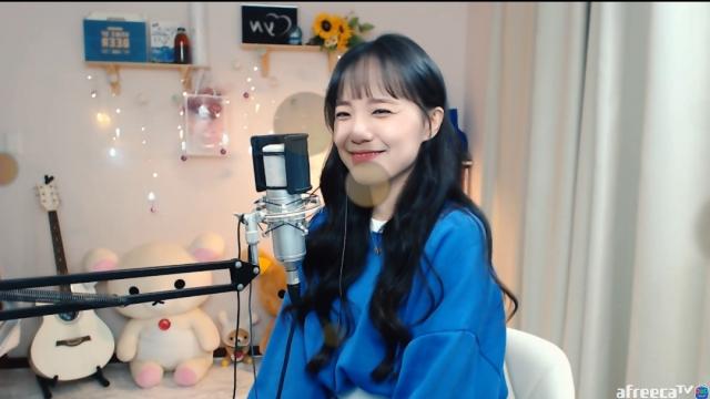 유앤하♥ 주말낮엔 유뇨표 라이브지 노래 신청곡 라이브 먹방 신입여캠 아프리카tv Vod