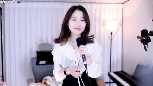 [230403] [AMC] [신나라] [Fly Away - 권진아] | SOOP VOD