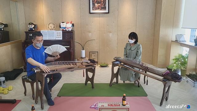 가야금 병창 51 많은 봉우리들 솟아 층층한 익산이요 담양의 흐르는 물은 구비구비 좋구나 아프리카tv Vod