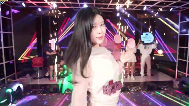 [클립]오늘의 퀸전쟁 박규리 - 킥 드럼 베이스(Queen Bee) | SOOP VOD