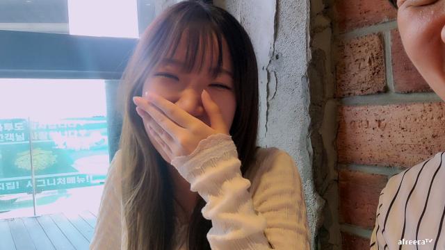 230603-2 첨와본 한국고깃집 상치우는거 보고 감동의 미소 | SOOP VOD