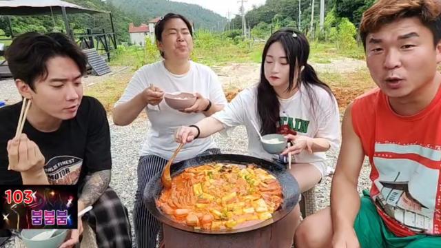 솥뚜껑 시골 모듬햄부대찌개 시골 정원 만들기 3화 인부들의 반란 전남여수 시골 먹방 전라도 힐링 여행 Soop Vod