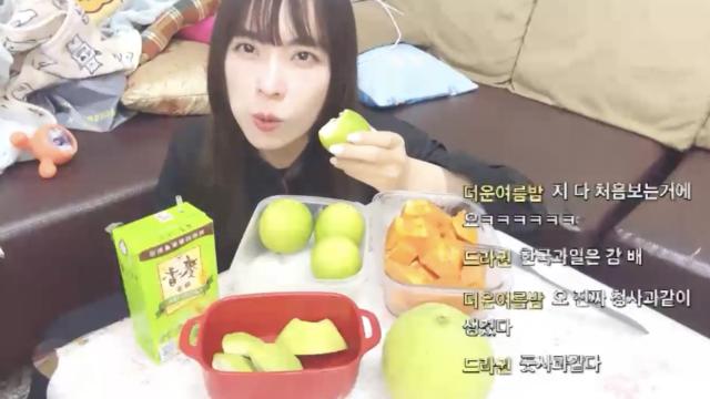 대만인쿡방대만 집밥 먹고 대만왕대추 구아바 파파야 과일 먹방 大吃特吃台灣家常菜芭樂和棗子哈哈 三月賞花季直播活動