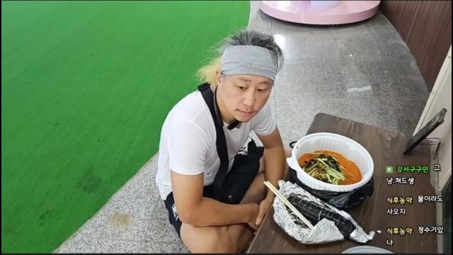 추억의명동 삐삐스낵🍜열무소면🍙박고지김밥먹방🤣~루토카페소통수다고민상담먹방맛집음악노래길거리동네산책뉴스시사탁구여행시사봉준노가다간춘천