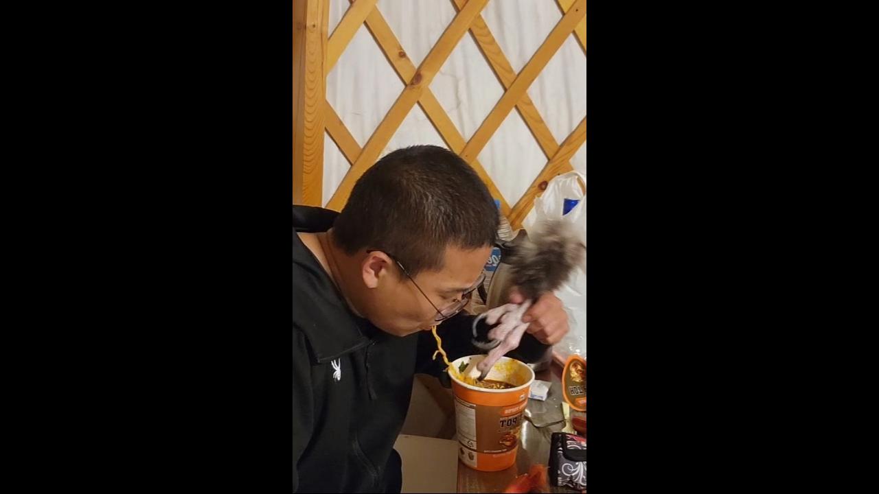 [캐치]몽골)라면먹방! feat.독수리발톱 BJ시수기릿 | 아프리카TV VOD