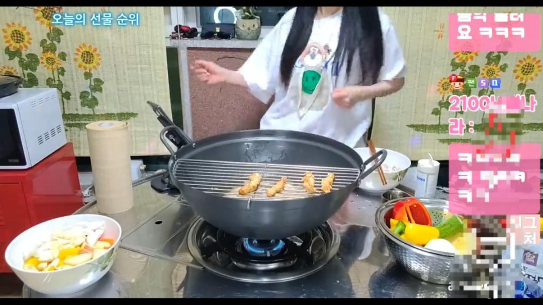 캐치 생달려가영ㅋㅋ방송등심탕수육 가영이만의 탕수육소스 쿡 먹방짜파케티소통별난엽기먹방음악신청곡자본주의x공포흉가