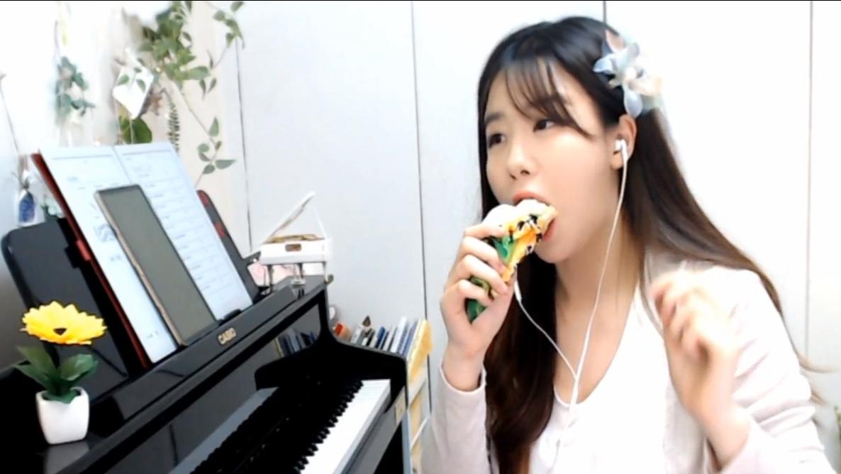 클립 후식아이스크림♠ 루나별피아노켜잠환영정통음방그냥 지나칠 수 없어♥클래식 음악 신청곡 뉴에이지 재즈 가요 이벤트 노래