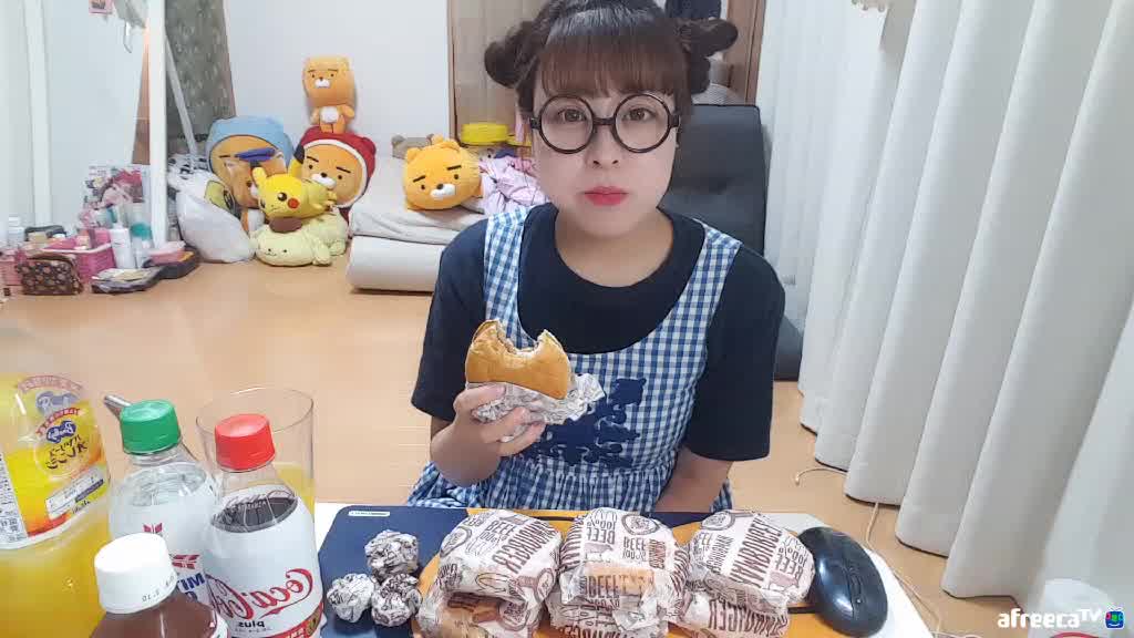 일본도쿄)일본인BJ츠키 햄버거10개 먹어봅시다! | 아프리카TV VOD