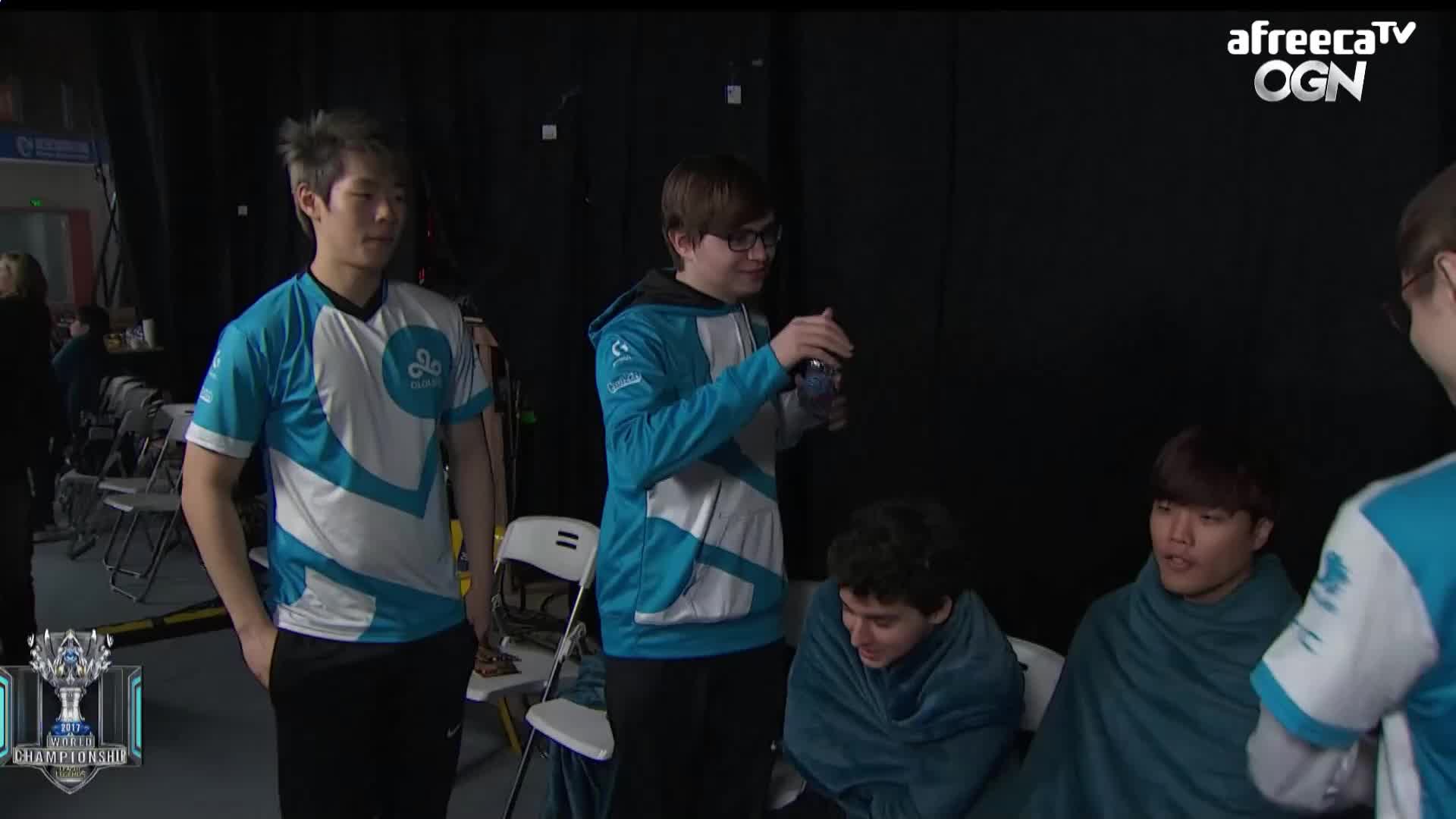 [AHQ vs SKT] 2017 롤드컵 그룹 스테이지 | SOOP VOD