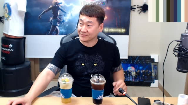 생 난닝구 카이저 본케 대박현500만짜리 지존극영웅무기득템 걸리지마라 러쉬간다 메롱메롱~ 리니지 검은사막 할수도있다