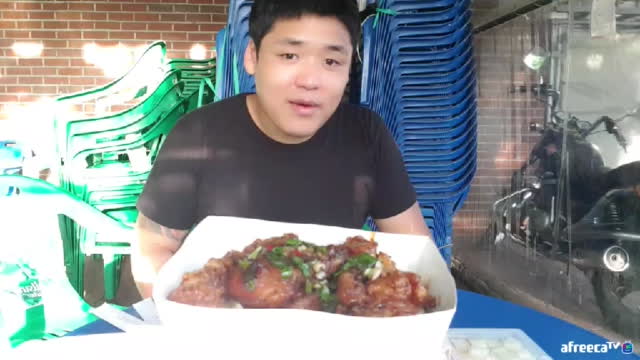 대구 두류공원 BHC 맛초킹한마리X치즈볼 먹방 여름철구경 | SOOP VOD