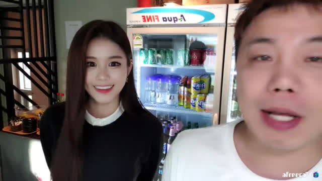 퓨마_홍대 탕화쿵푸 ㅈㄴ이쁜 사장님 인터뷰 | SOOP VOD