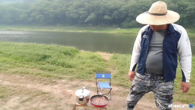 합천땜아침이닷 기상해라 민물바다루어m원투잉어붕어낚시여m자연여행운동캠핑카m신입스타욱이남m요리먹방술먹방m산노숙텐트생활m노래음악선물m