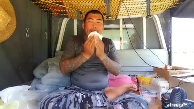 식중독걸렸다 오늘내일한다민물바다루어m원투잉어붕어낚시여m자연여행운동캠핑카m신입스타욱이남m요리먹방술먹방m산노숙텐트생활m노래음악선물m