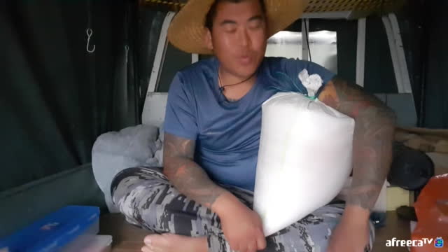 비온다 짱게이 한그릇하자민물바다루어m원투잉어붕어낚시여m자연여행운동캠핑카m신입스타욱이남m요리먹방술먹방m산노숙텐트생활m노래음악선물m