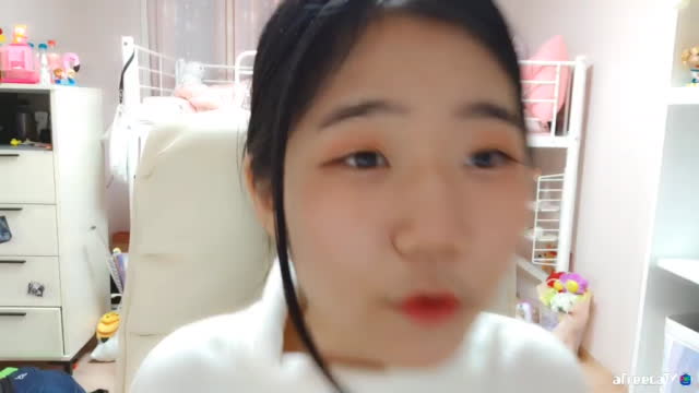 04년생 17살고딩((학교 못 가서 반쯤 미침 | SOOP VOD