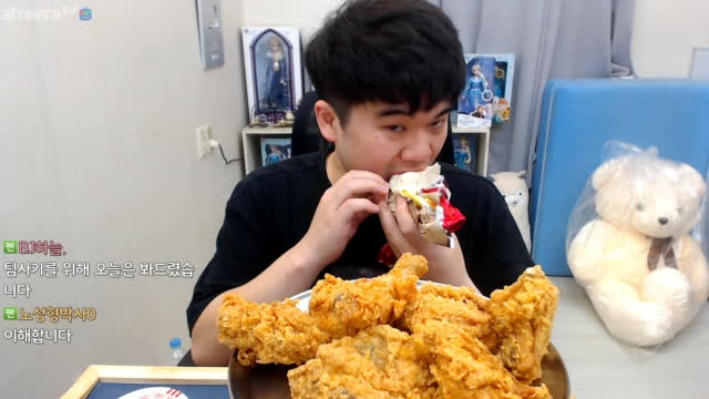 [생]노랑이 KFC 트위스터+치킨8조각 먹방 | SOOP VOD