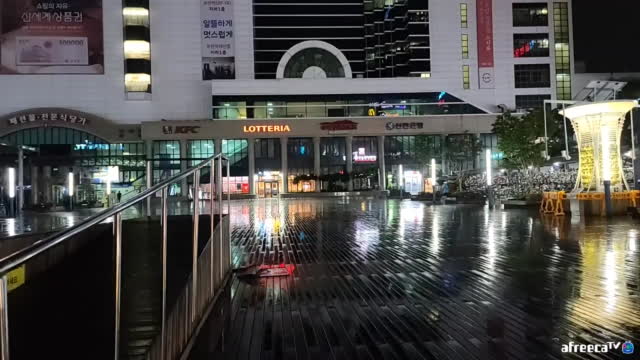 부천연합 우리가없는동안 부천에무슨일이잇엇냐 아주개판이네 그리고태풍이 세자용스부천신입남캠여캠노숙강남미션