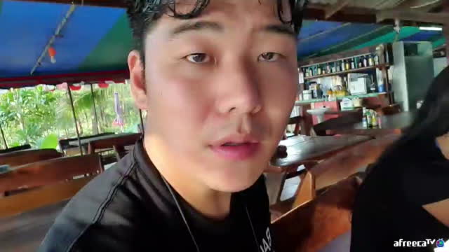 태국x푸켓 핵빵딩이녀가 비키니 바다 수영 10두산 (1) | SOOP VOD