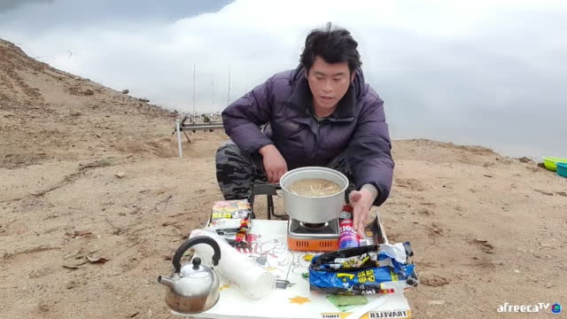 낚시하자 민물바다루어m원투잉어붕어낚시여m자연여행운동캠핑카m신입스타욱이남m요리먹방술먹방m산노숙텐트생활m노래음악선물m공포문신차박m