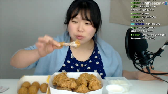 [클립]BHC 포테킹 후라이드 + 마카롱 | SOOP VOD