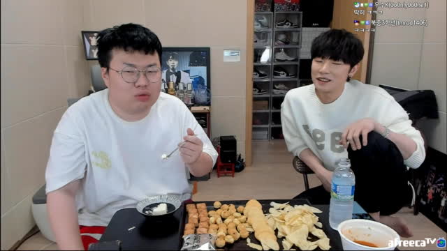 봉준x케이 봉준아 난 너야 케이형 대답 경훈아 넌 친한 비제이가 누구야 경민이랑 봉준이 요새는 봉준이랑 친하지 난