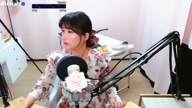 우리 점심먹어요 쿡방 타임 뼈트여왕 트로트 맛집이것이 찐 트로트 205회 시즌2 명품 보이스정통트롯세미트롯7080