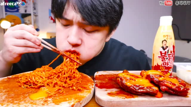 유디티 마피아떡볶이 명랑핫도그 핵불닭 뿌링클 황금올리브 닭강정 짜장면 햄버거 돈까스 통수육 통스팸 아웃백 삼겹살 리얼사운드
