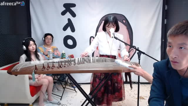 [클립]8강전 축하무대 줄뜯냥 - 신문희 아름다운나라 1 | SOOP VOD