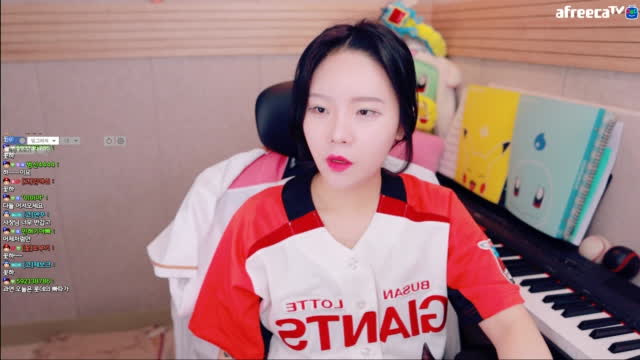 롯데vsssg 롯데편파서울이 낳은 롯데의 딸 꽃겨울입니다 안끝났어 올라가자 아프리카tv Vod