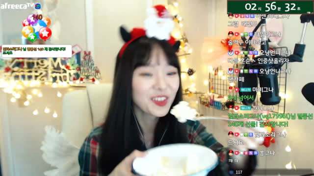 클립 🎂케익먹방🎂여러분들과 함께하는 크리스마스 캐롤은 브금으로 들으세요 안불러드릴거니깐 아프리카tv Vod