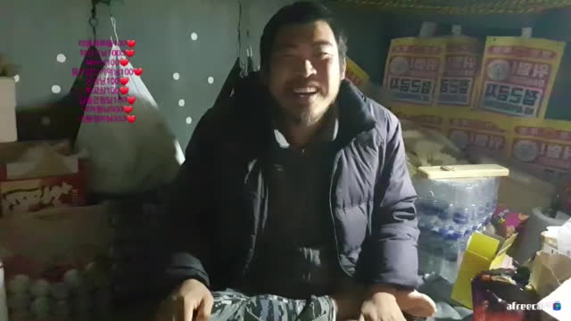 욱이연합 크리스마스 여성팬 온단다 산에서5개윌산다 조용히 살고싶다 감옥살이중 성욕오른다 코인 뉴스 생방 백신 고양이 노숙자 먹방