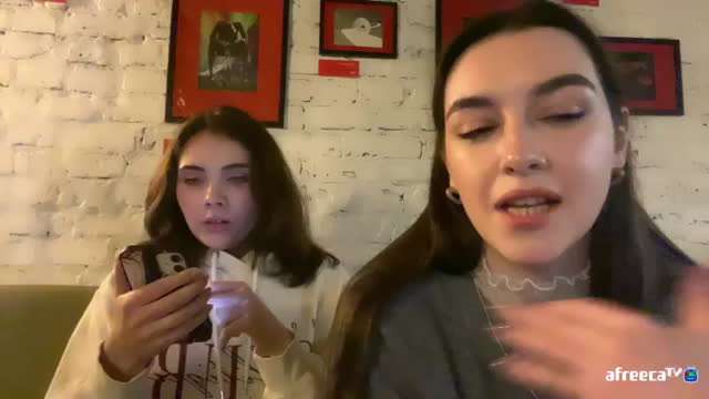 [클립]urAngela - 우크라이나 - Friday stream with Alina | SOOP VOD