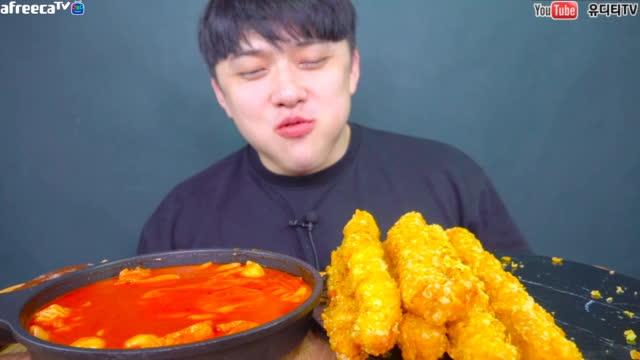 유디티 마피아떡볶이 명랑핫도그 핵불닭 뿌링클 황금올리브 닭강정 짜장면 햄버거 돈까스 통수육 통스팸 아웃백 삼겹살 리얼사운드