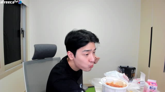찬해 제발 19세미만 시청금지 책임안짐 인게임 랜쿼드로만 마스터 찍기 오늘부터 노방종 현재 골드4 배틀그라운드 아프리카