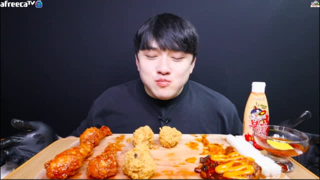 유디티 마피아떡볶이 명랑핫도그 핵불닭 뿌링클 황금올리브 닭강정 짜장면 햄버거 돈까스 통수육 통스팸 아웃백 삼겹살 리얼사운드