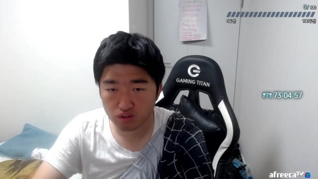흐린 어린이날 1인 Dk상사 안티에 대해 토론및 퇴근시간4시냐5시냐 막타로 결정합니다 미션환영 1인 Dk상사 휴무