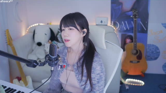 이수현(AKMU)_아직 너의 시간에 살아 (Covered By 으비이) | SOOP VOD